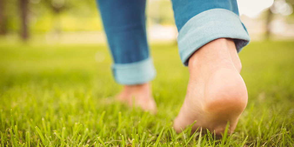 Conectando Pacientes | ¿Conoces los beneficios de andar descalzo?